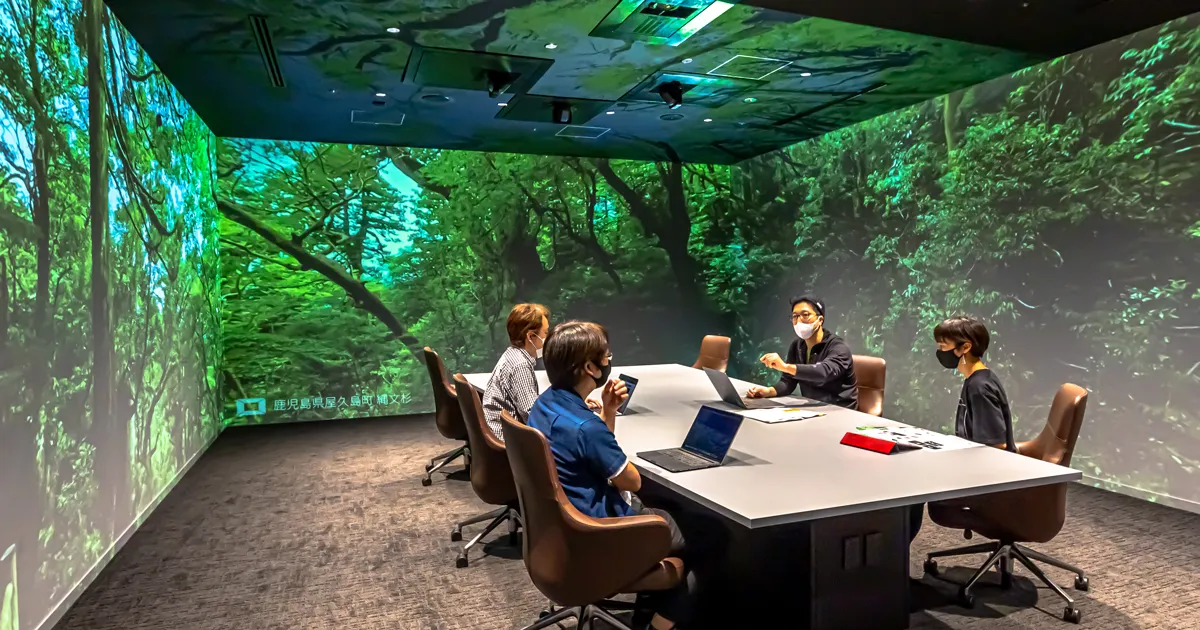 日本経済新聞に空間型VR”uralaa”がオフィス提案サービスとして取り上げられました